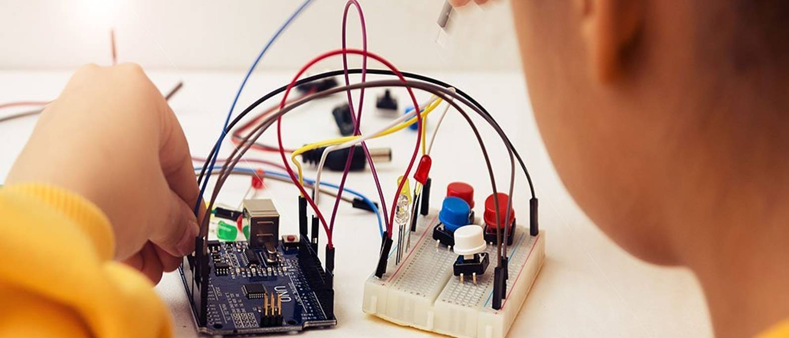 Arduino selber bauen: 12 kostenlose Tutorials für den Mikrocontroller ...