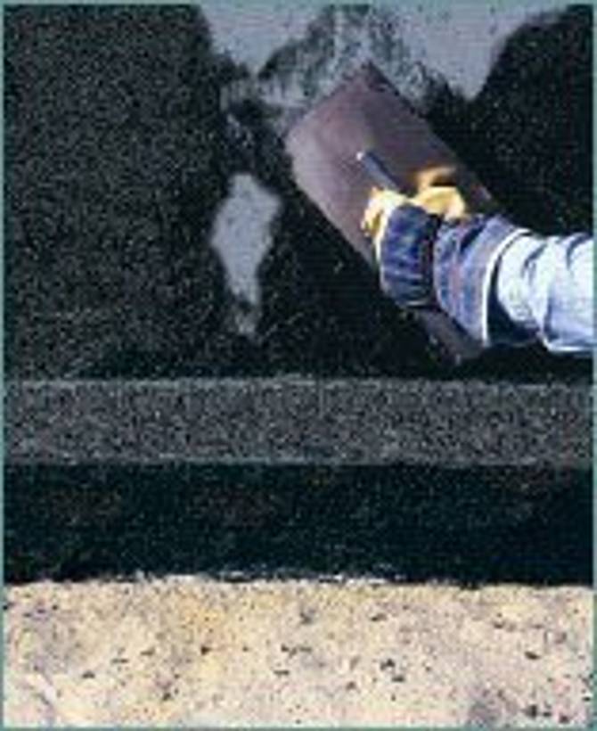 Bituminöse Abdichtungsmassen - Abdichten mit Bitumen - heimwerker.de