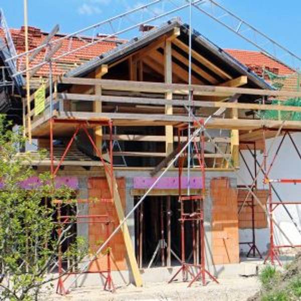 Haus und Bungalow aufstocken – Dach anheben - heimwerker.de