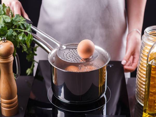 Ostereier kochen: 3 Tipps für perfekt gekochte Eier ohne Platzen ...