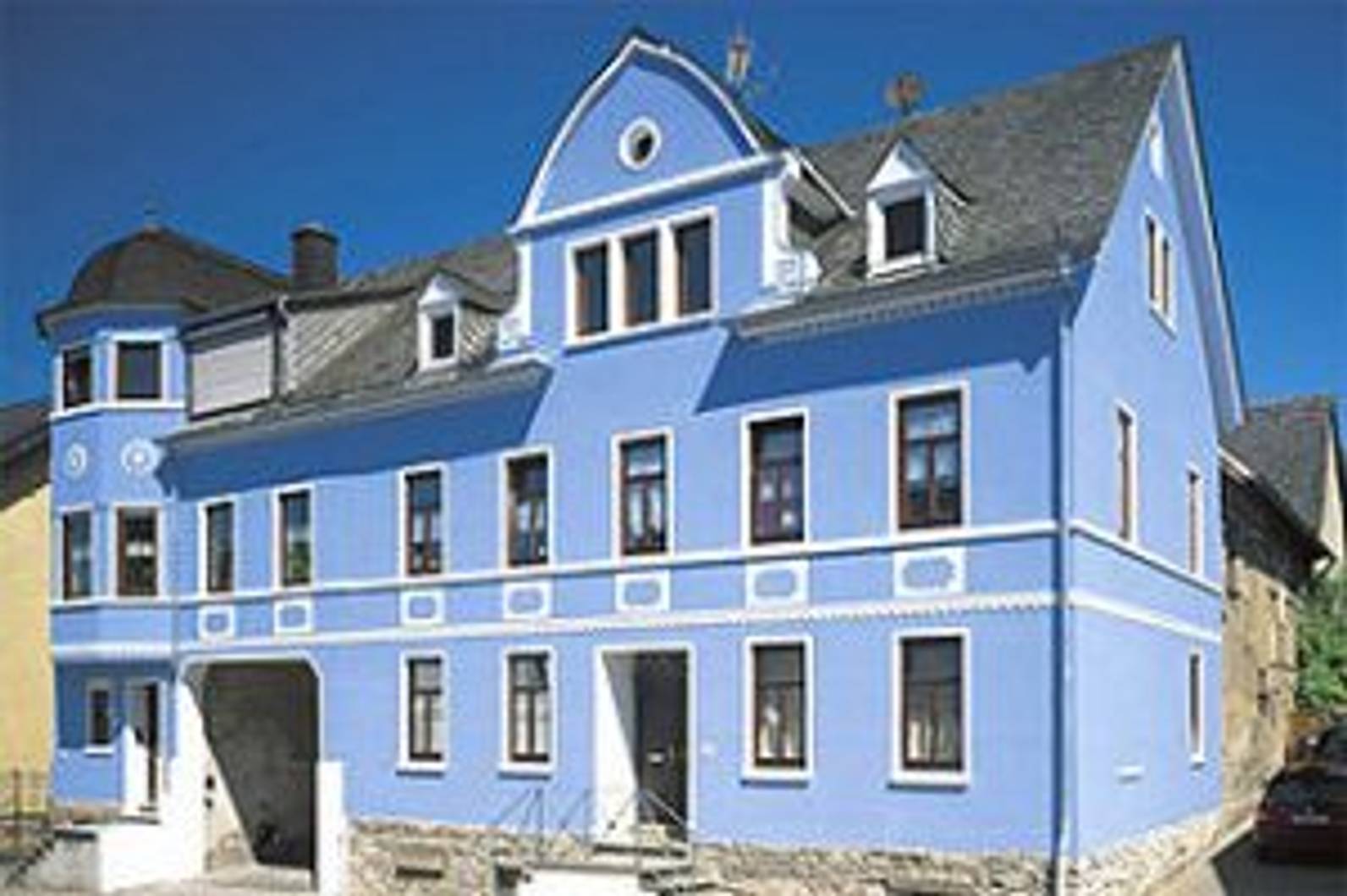 Fassadenfarbe im Test & Vergleich: 2 klare Sieger! - heimwerker.de