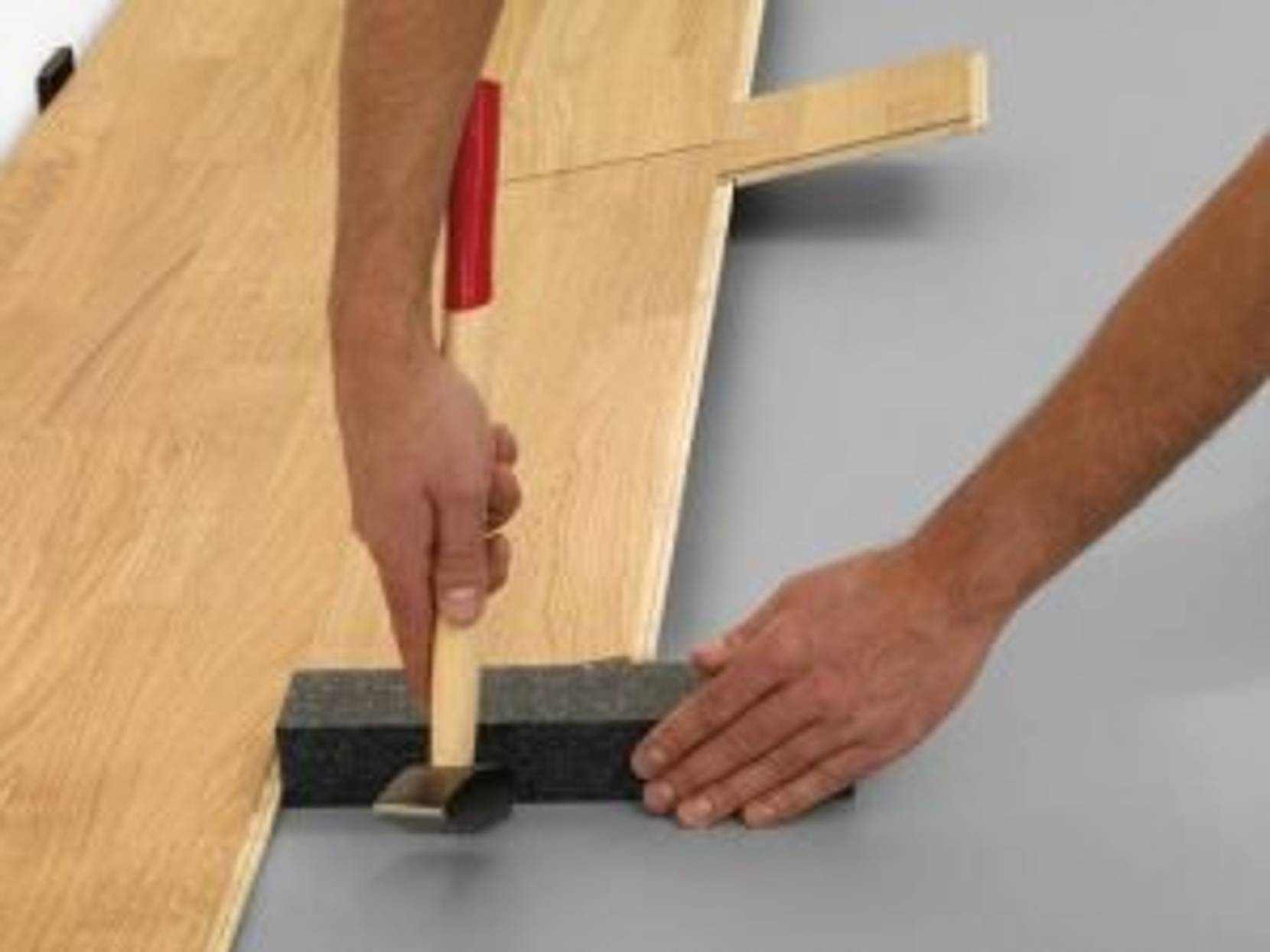 Fertigparkett verlegen - Anleitung in 4 Schritten - heimwerker.de
