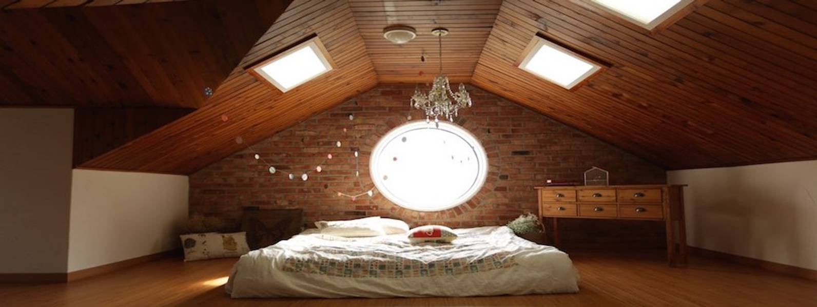 Holzdecke selbst streichen – Schritt für Schritt - heimwerker.de