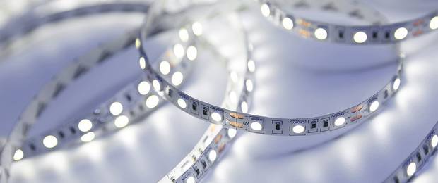 LED-Streifen anbringen und Wohnräume individuell beleuchten - heimwerker.de