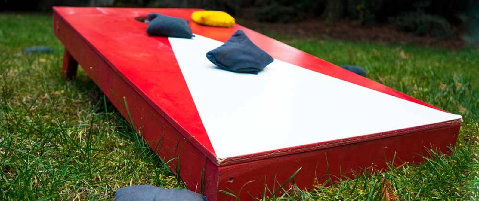 Wurfspiel selber machen: In 7 Schritten zum Sackloch-Wurfspiel mit ...