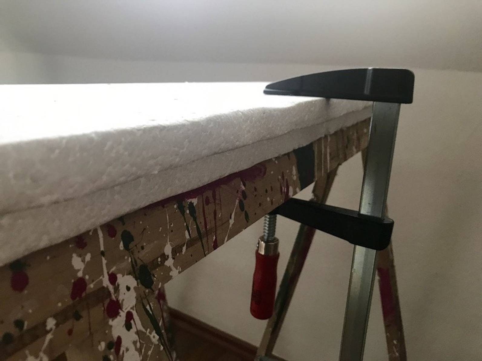 Styropor schneiden: Anleitung in 3 Schritten - heimwerker.de