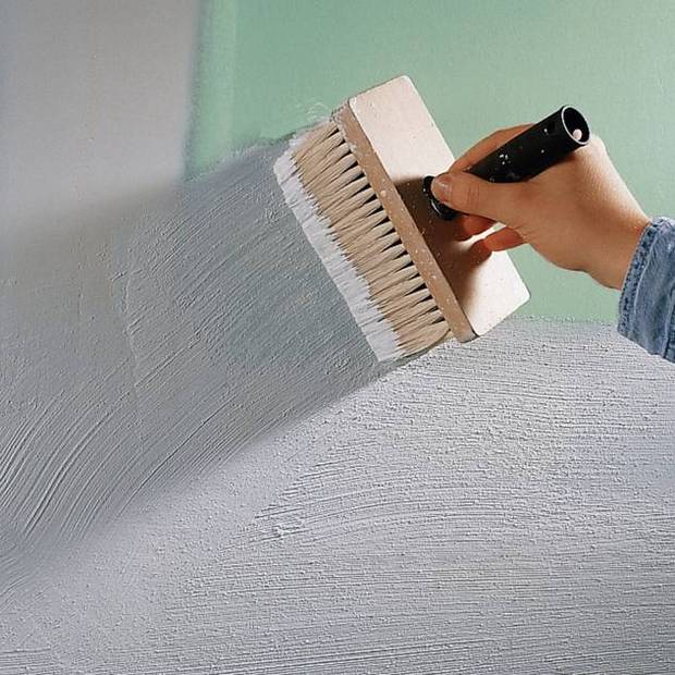 Grundierung - Wand vorstreichen mit Tiefengrund oder Nikotinsperre - heimwerker.de