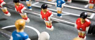 Tischkicker selber bauen: Anleitung in 8 Schritten für echte ...