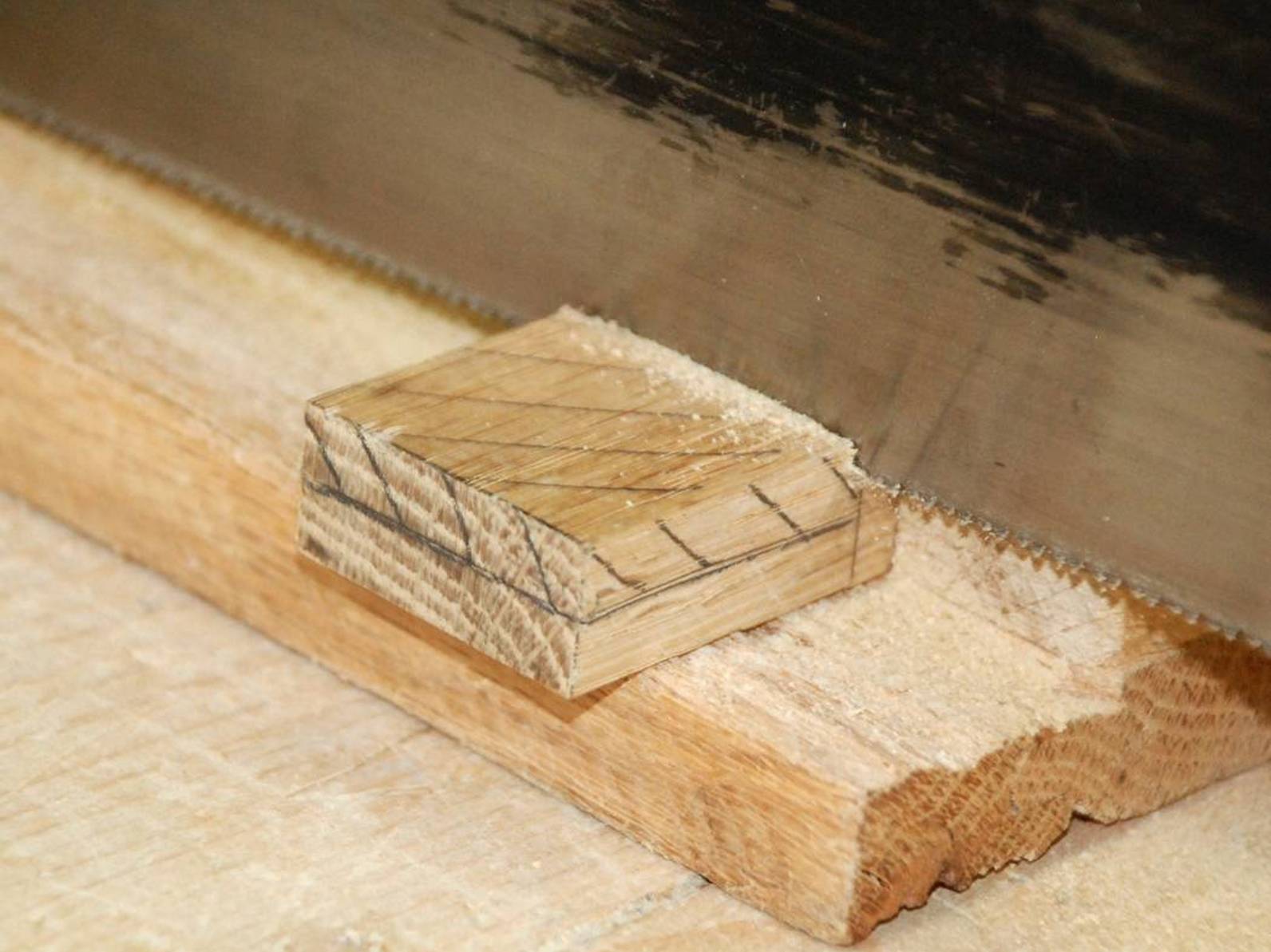 Eine bedeutende Holzverbindung: Überblattung - heimwerker.de